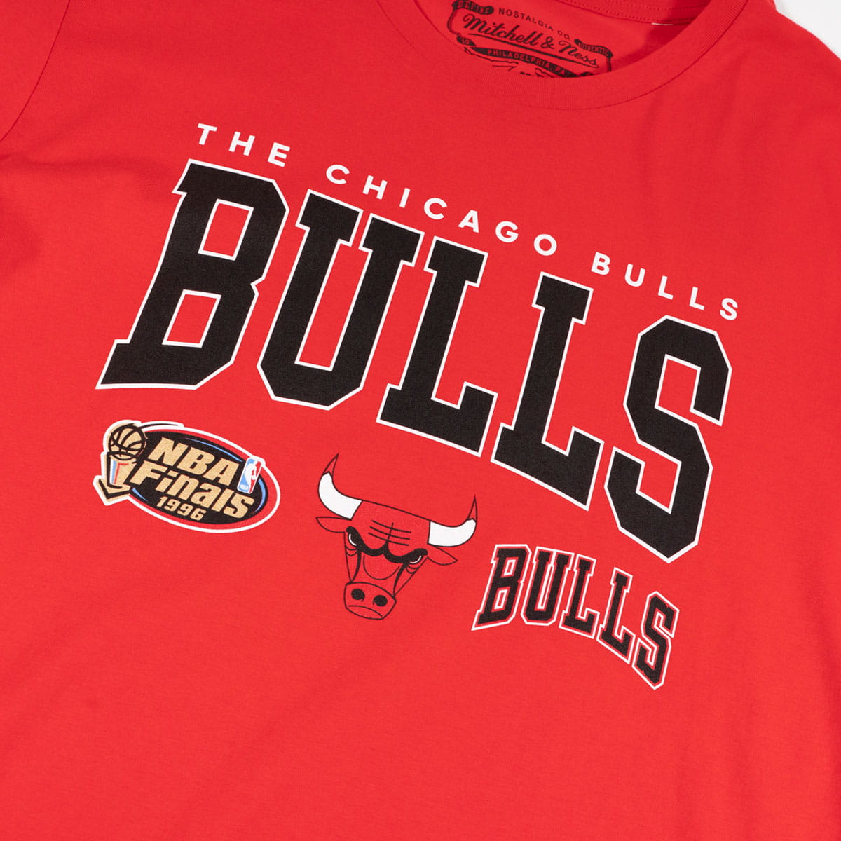 Mitchell & Ness NBA HWC Champ Stack Tee Chicago Bulls - BMTRINTL1262 ...